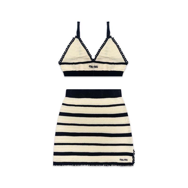 Вязаний костюм Miu Miu топ спідниця — ціна 1683 грн у каталозі Костюми зі спідницею Купити