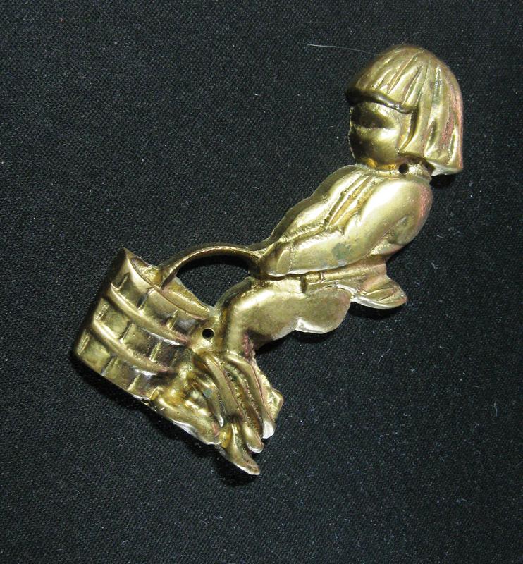 Старовинна статуетка хлопчик що пісяє вінтаж латунь бронза — ціна 370