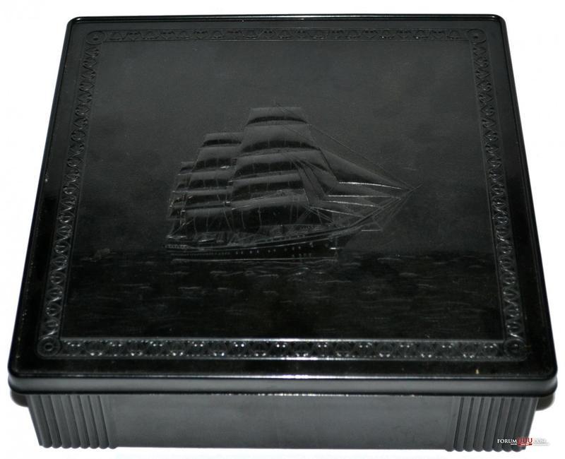 Бакелитовая шкатулка для шашек — цена 3500 грн в каталоге Антиквариат Купить товары для спорта