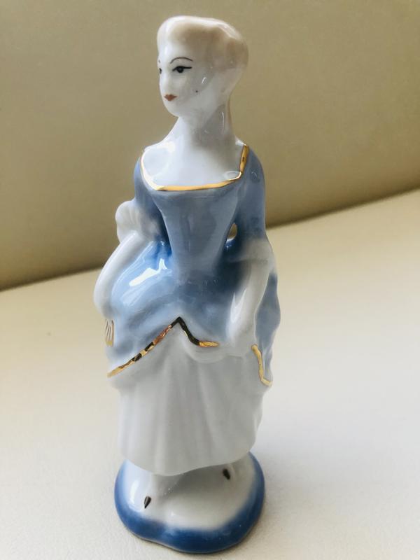 Порцелянова статуетка дама — ціна 390 грн у каталозі Статуетки Купити товари для дому та побуту