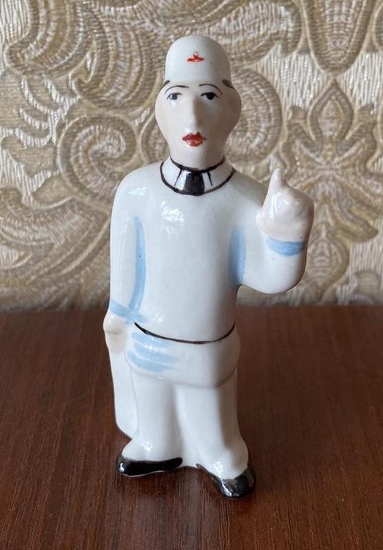 Статуетка доктор 9 см кісточка — ціна 665 грн у каталозі Статуетки Купити товари для дому та