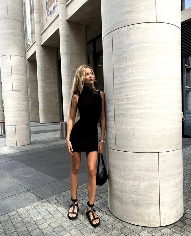 Сукня — ціна 590 грн у каталозі Короткі сукні Купити жіночі речі за доступною ціною на Шафі