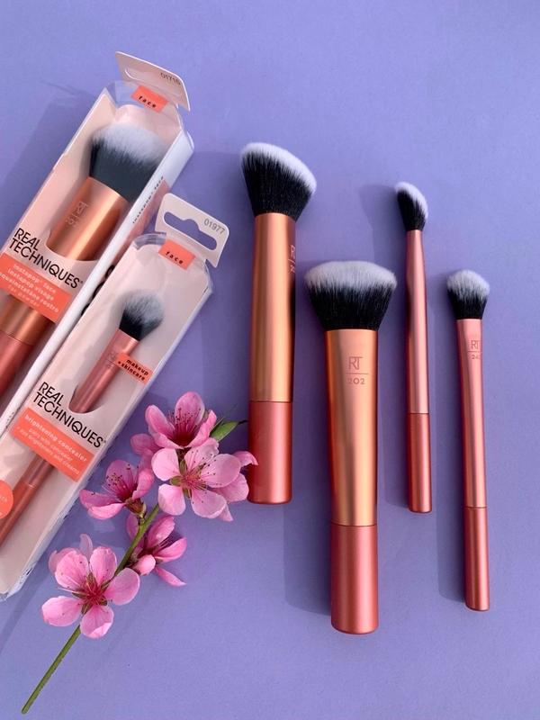 Real techniques instapop brush for foundation or powder real techniques brightening concealer makeup brush 310