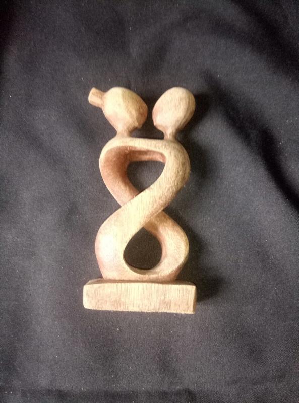 Статуєтка дерево влюбленная пара — ціна 200 грн у каталозі Статуетки Купити товари для дому та