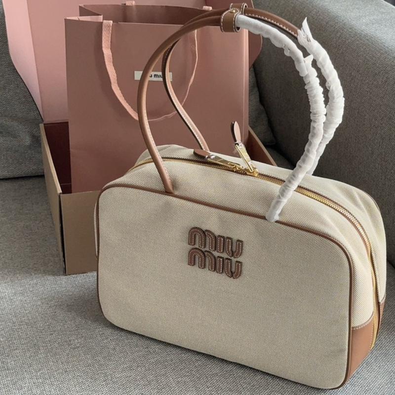 Сумка в стиле Miu — цена 4200 грн в каталоге Сумки Купить аксессуары по доступной цене на Шафе