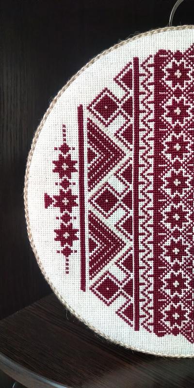 Картина вышита крестом украинский орнамент — цена 1100 грн в каталоге Картины Купить товары