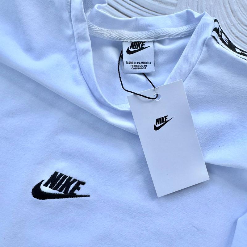 Футболка Nike — ціна 890 грн у каталозі Футболки Купити жіночі речі за доступною ціною на Шафі