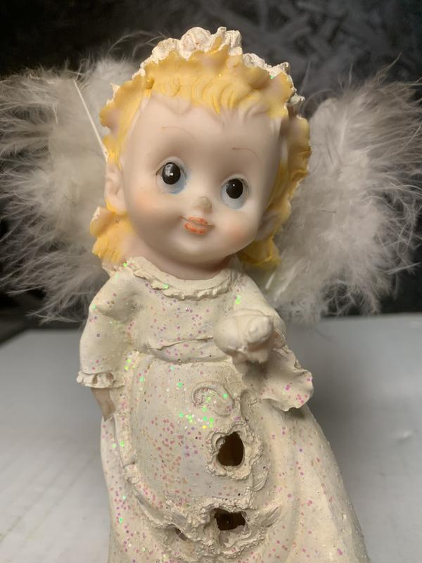 Ангел з підсвіткою уцінка — ціна 100 грн у каталозі Статуетки Купити товари для дому та побуту