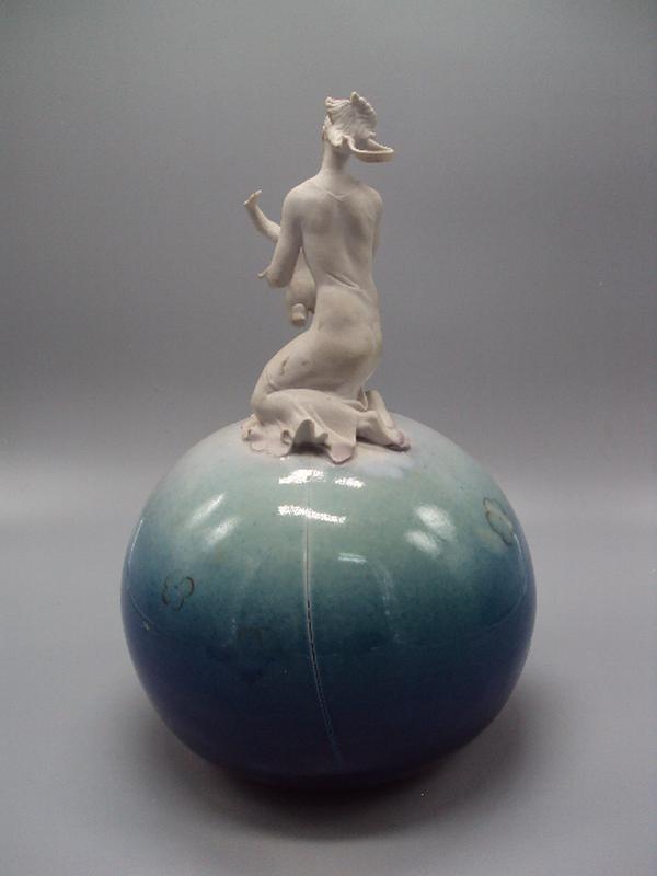 Фигура фарфор статуэтка коростень материнство на шаре мама с ребенком высота 26 см №14531 — цена