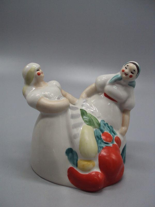 Фигура фарфор статуэтка барановка свекловоды девушки женщины и свеклы