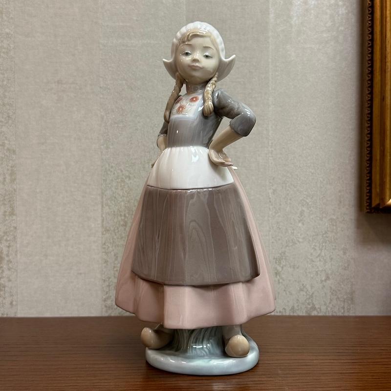 Порцелянова статуетка Lladro «гландська дівчина гретель — ціна 5200 грн у каталозі Статуетки