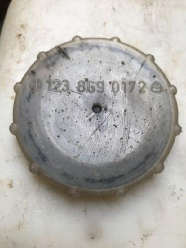 Бу кришка бачка омивача mercedes w123, w124, 1238690172 — ціна 220 грн ...