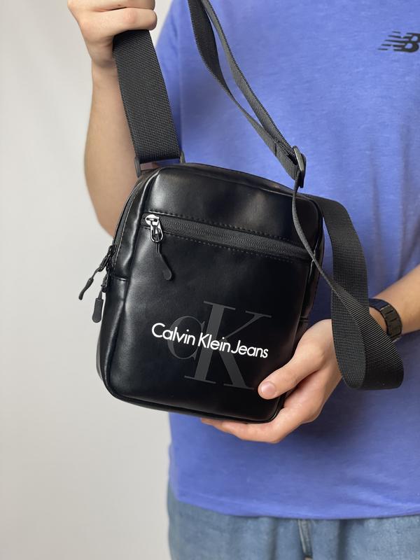 Calvin klein messenger store