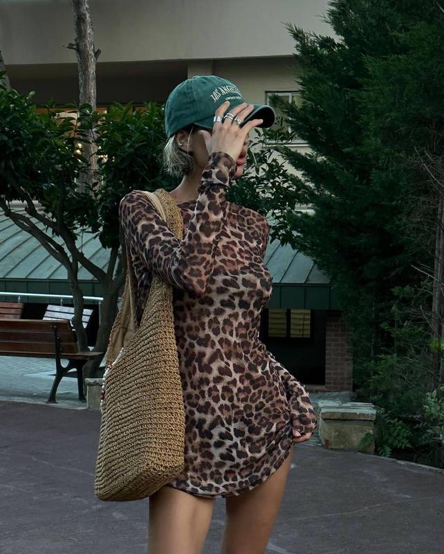 Гарна сукня — ціна 799 грн у каталозі Короткі сукні Купити жіночі речі за доступною ціною на