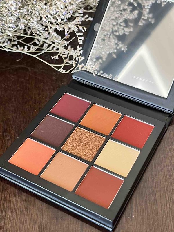 Палетка тени huda beauty warm brown — цена 700 грн в каталоге Тени для ...