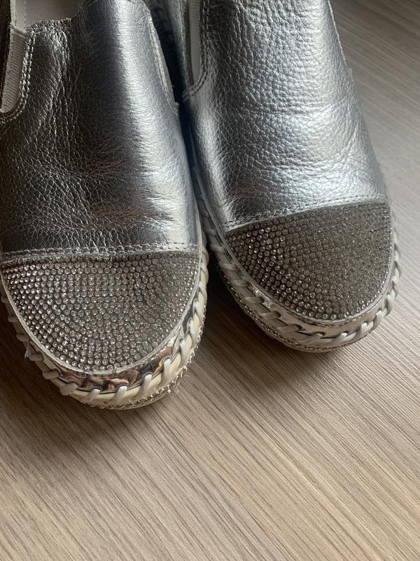 Тапочки со стразами — ціна 800 грн у каталозі Капці Купити жіночі речі за доступною ціною на