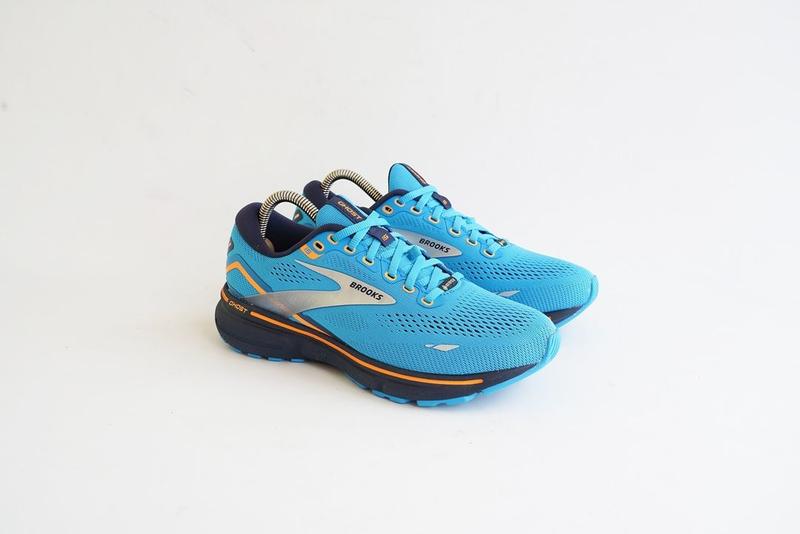 Brooks ghost running shoe store