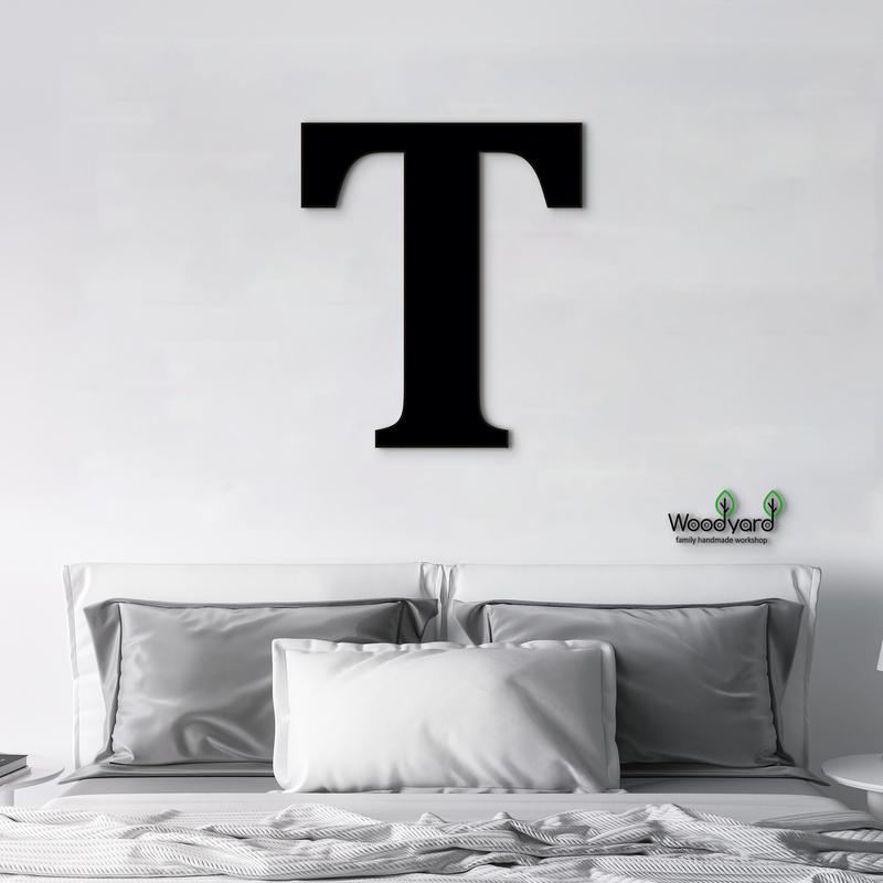 Панно буква T 15x13 см картины и лофт декор из дерева на стену — цена 240 грн в каталоге