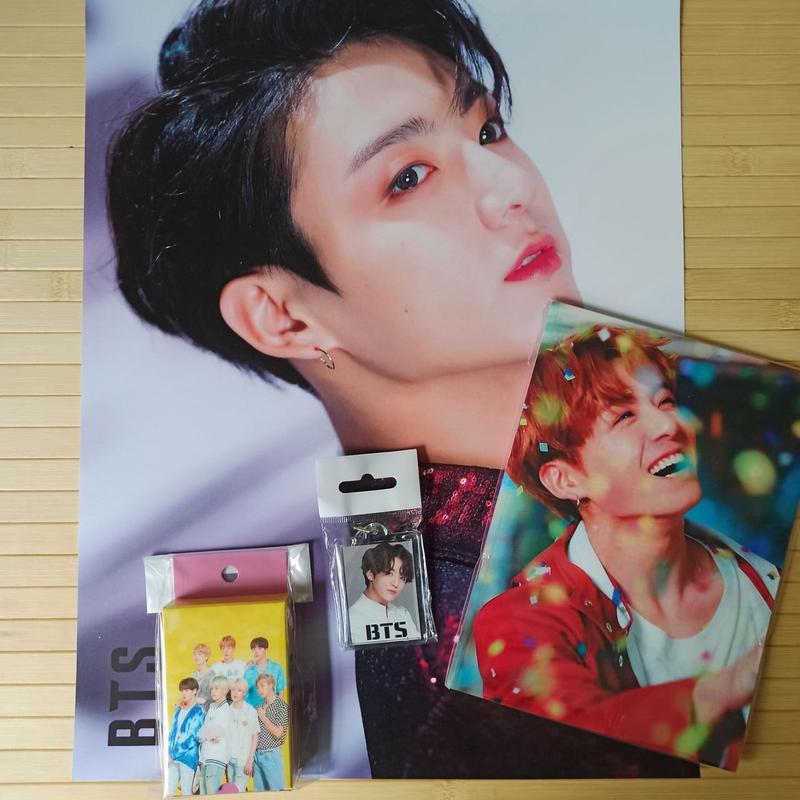 Набір чонгук Jeon Jung Kook Bts постер скетчбук ломо карти брелок