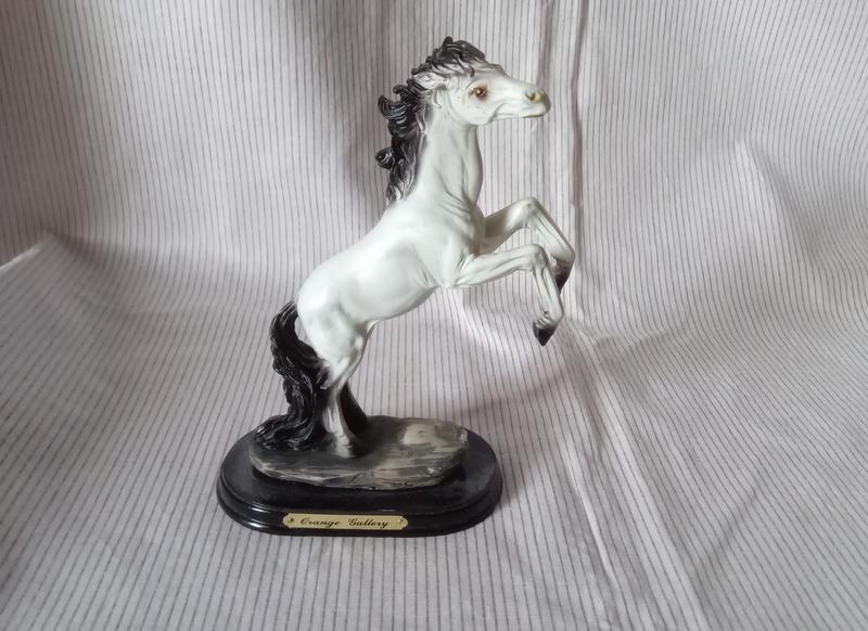 Статуетка декоративна кінь — ціна 330 грн у каталозі Статуетки Купити товари для дому та