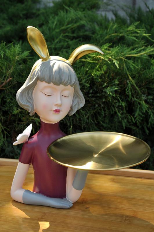 Статуетка дівчина з тацею 32 см — ціна 1180 грн у каталозі Статуетки Купити товари для дому