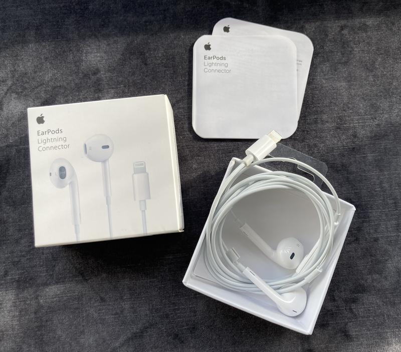 Apple earpods lightning connector white 700 169988397