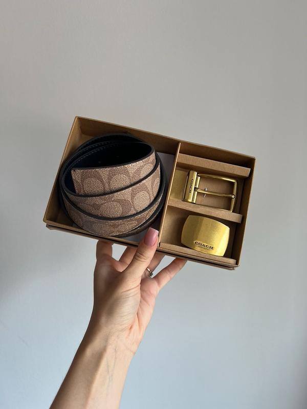 Coach belt store
