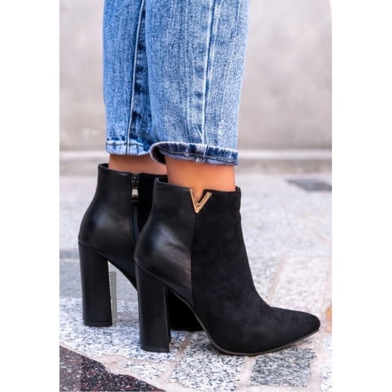 Елегантні черевики на підборах — ціна 687 грн у каталозі Ботильйони