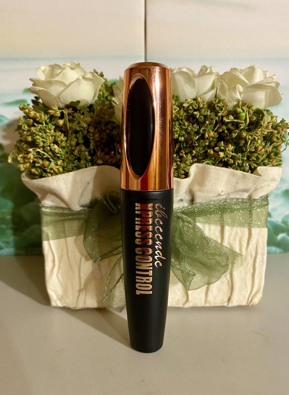 Объемная и удлинявшая тушь для ресниц Heavy Full Figure 4d Fiber Lash Mascara — цена 195 грн в