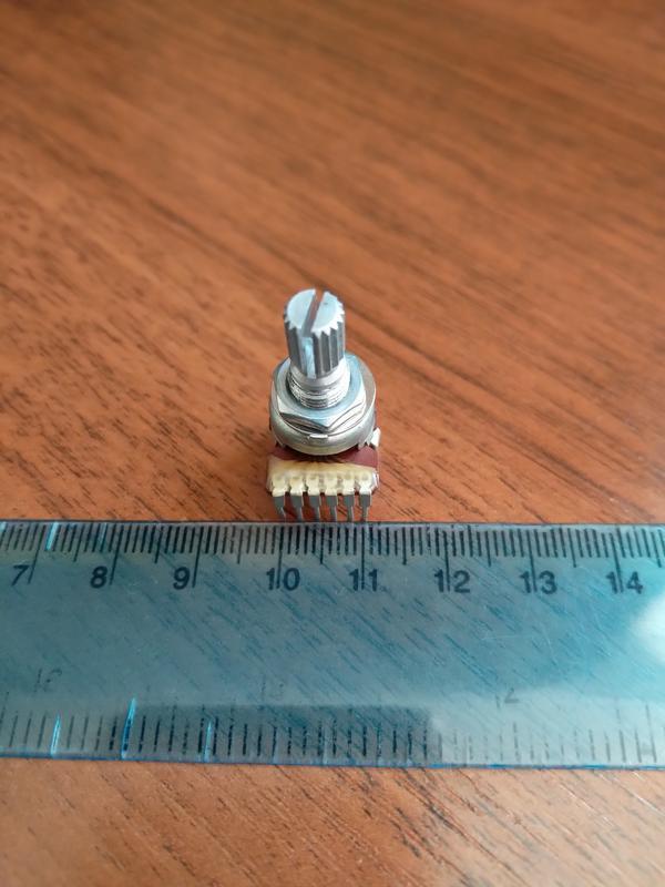 Продам резистори здвоєні змінні R1212g 2d1 B50k — цена 120 грн в каталоге Кнопки управления