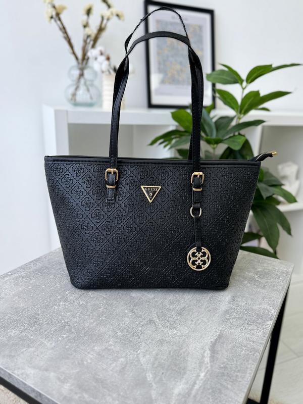 Guess tote store
