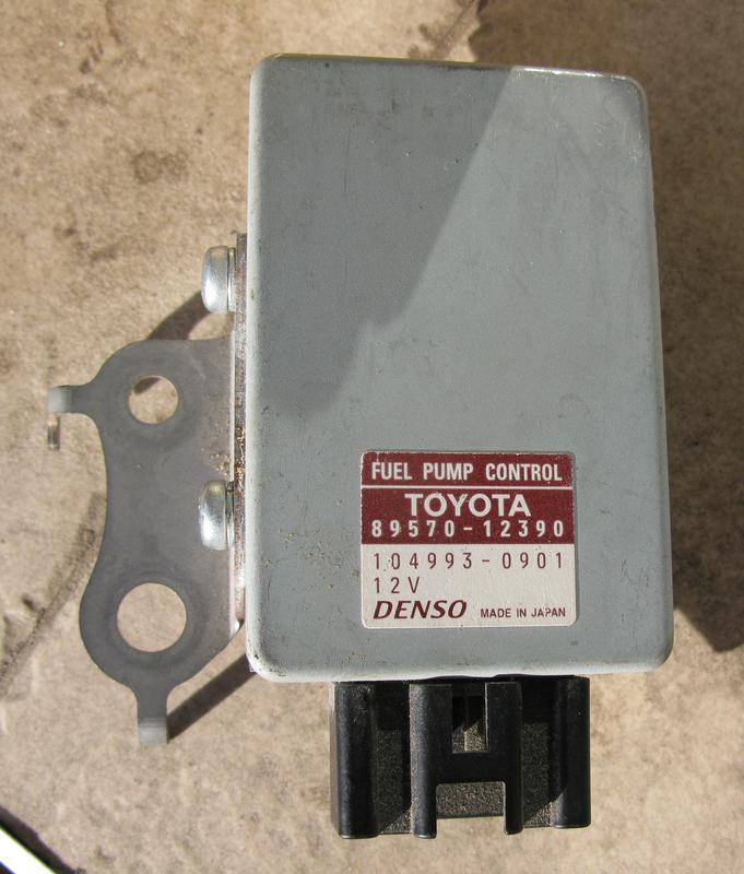 Toyota corolla блок керування паливним насосом 89570-12390 — цена 1700 ...