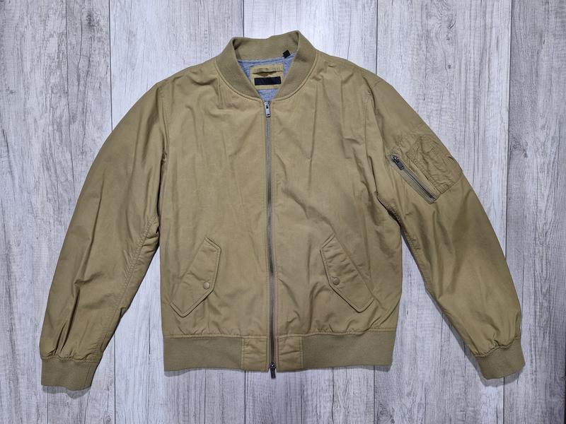 Бомбер куртка Uniqlo — ціна 700 грн у каталозі Куртки Купити чоловічі речі за доступною ціною на