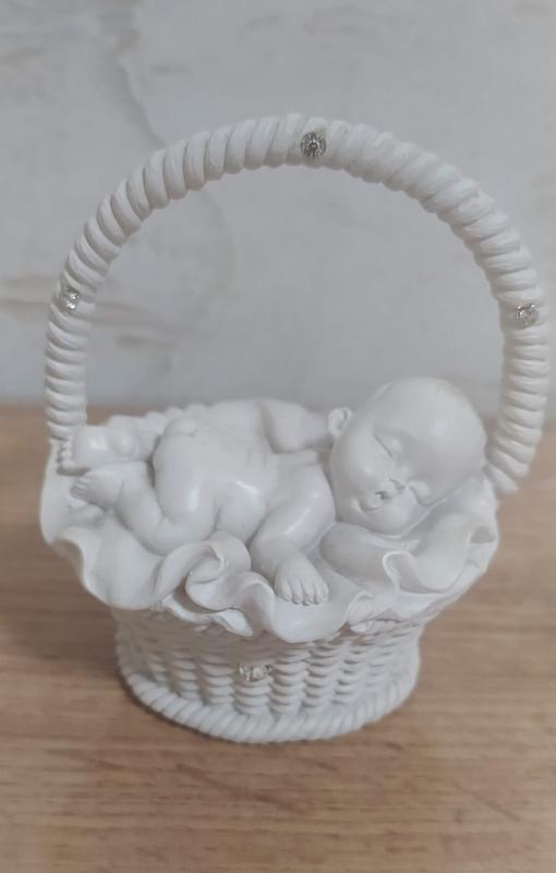 Статуэтка спящий малыш в корзине — цена 140 грн в каталоге Статуэтки Купить товары для дома и
