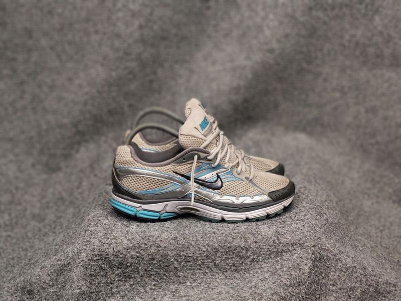 Трендовий вінтажний силует nike air zoom structure 12 жіночі кросівки ...