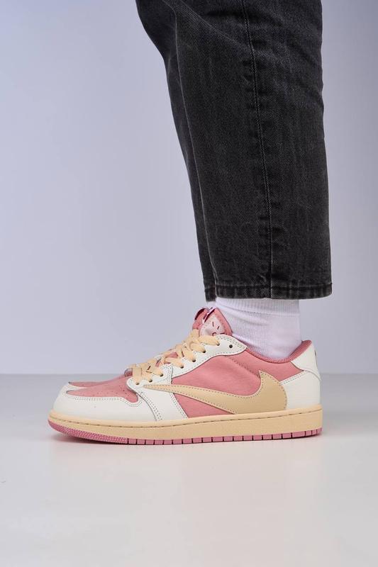 Жіночі кросівки nike air jordan 1 low travis scott white pink джордан ...