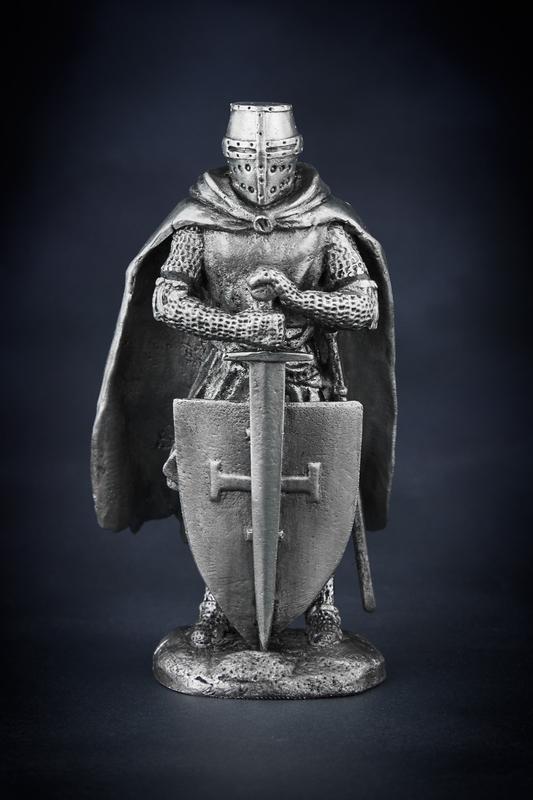 Фігурка статуетка фігура воїн лицар солдат метал сплав олова в доспехах меч — ціна 604 грн у