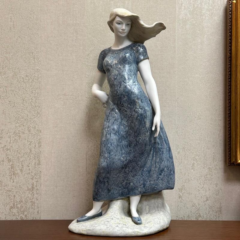 Порцелянова статуетка Lladro «середовищеноморський бриз — ціна 13000 грн у каталозі Статуетки