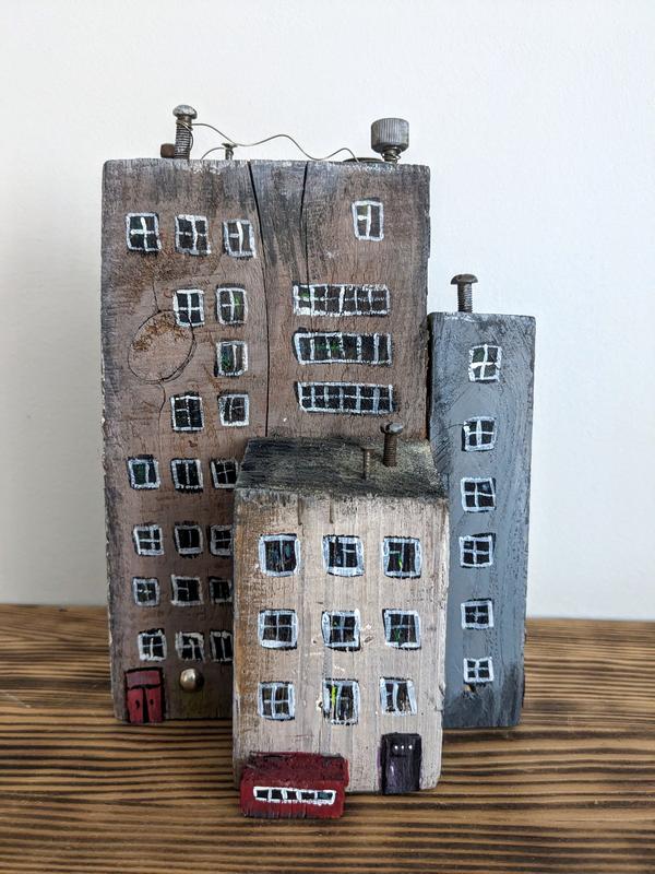 Декоративный деревянный домик статуэтка — цена 720 грн в каталоге Статуэтки Купить товары для