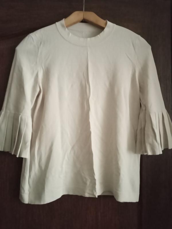 Молочна трикотажна кофтинка — ціна 120 грн у каталозі Светри Купити жіночі речі за доступною