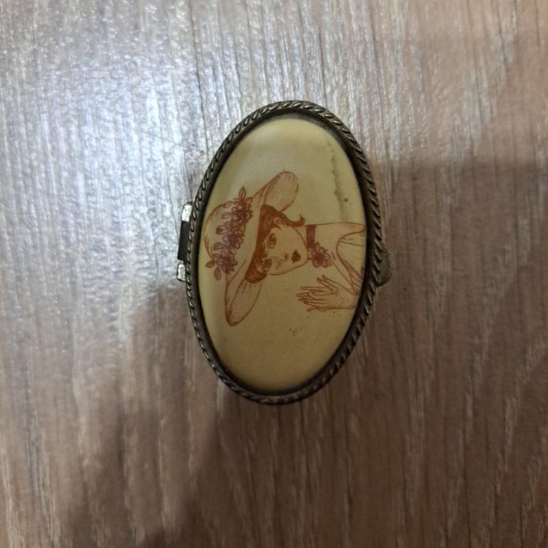 Таблетница винтаж — цена 220 грн в каталоге Шкатулки Купить товары для дома и быта по доступной