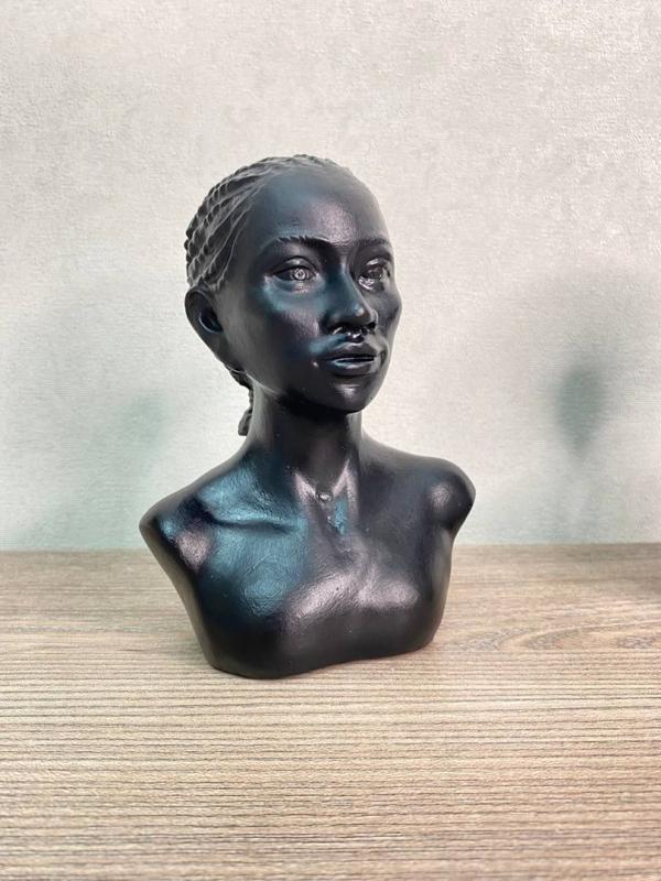 Статуетка бюст африканка чорного кольору — ціна 650 грн у каталозі Статуетки Купити товари для