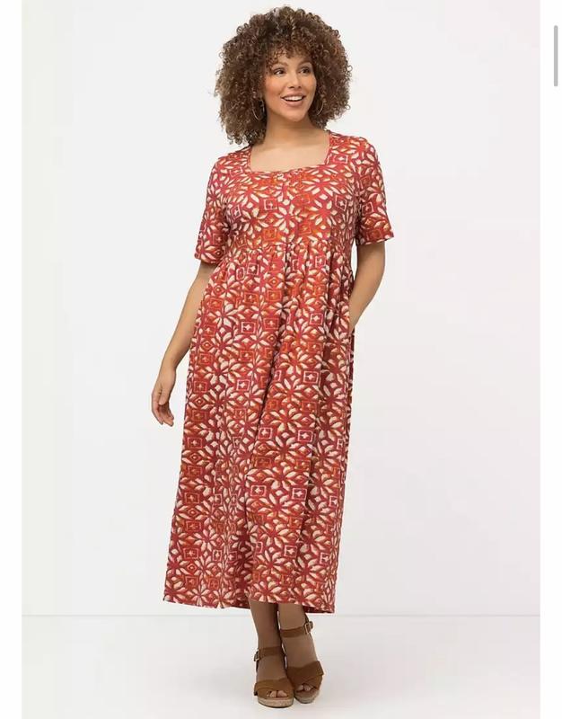 Сукня — ціна 250 грн у каталозі Довгі сукні Купити жіночі речі за доступною ціною на Шафі