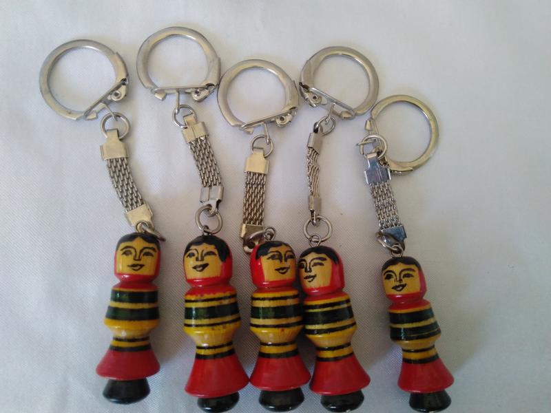 Брелок деревянный гуцулка — ціна 28 грн у каталозі Сувеніри Купити товари для дому та побуту за