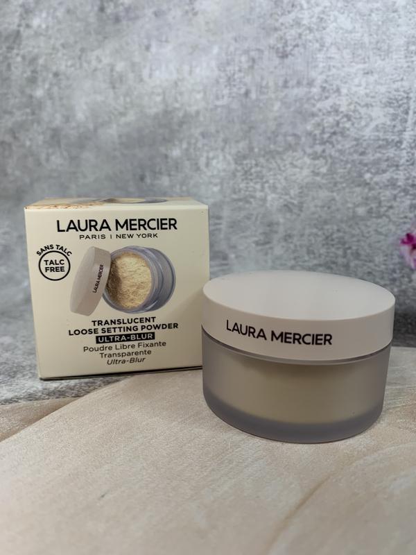 Translucent loose powder store