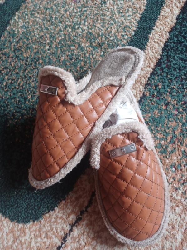 Тапочки — ціна 200 грн у каталозі Капці Купити жіночі речі за доступною ціною на Шафі Україна