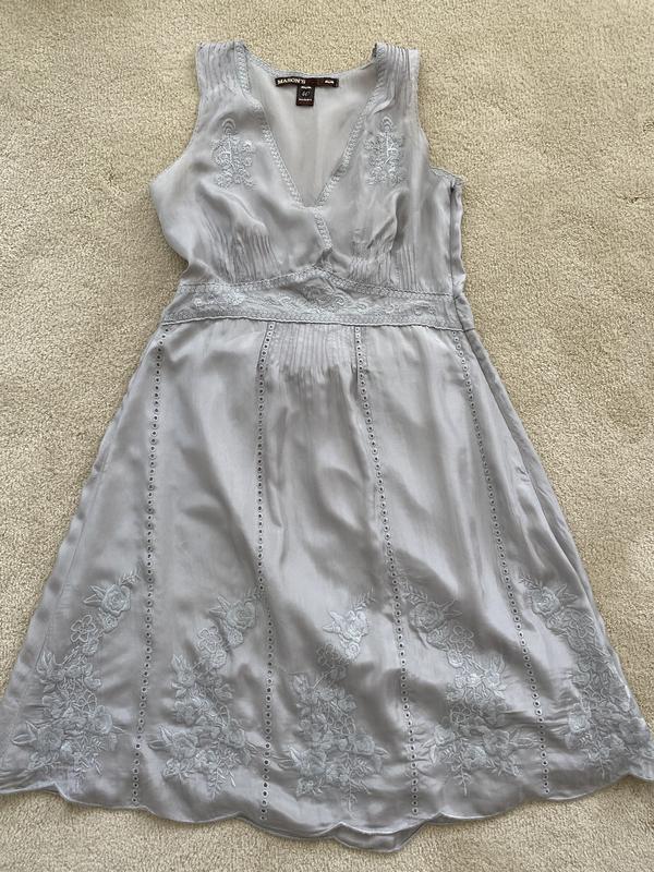 Шовкова сукня — ціна 300 грн у каталозі Сукні міді Купити жіночі речі за доступною ціною на Шафі