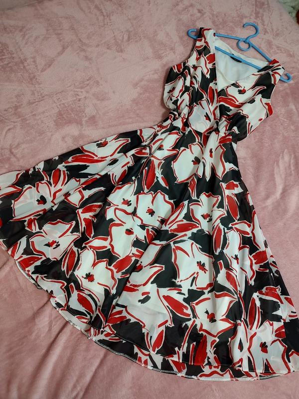 Шикарна сукня — ціна 249 грн у каталозі Сукні міді Купити жіночі речі за доступною ціною на Шафі