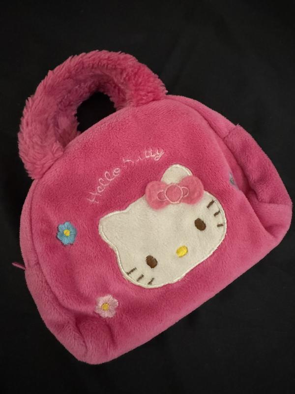 Маленька рожева хутряна сумочка Hello Kitty — ціна 140 грн у каталозі Ляльки Купити дитячі
