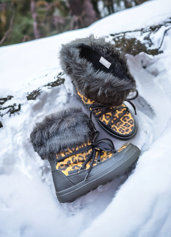 Crocs for winter store